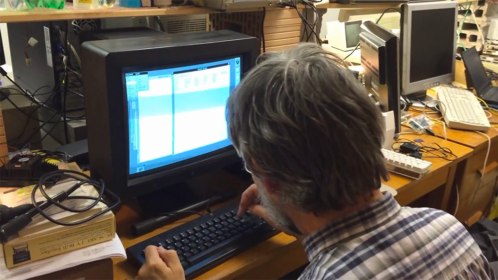 Démarrage du premier serveur Web du CERN sur un NeXT Computer - Musée Bolo